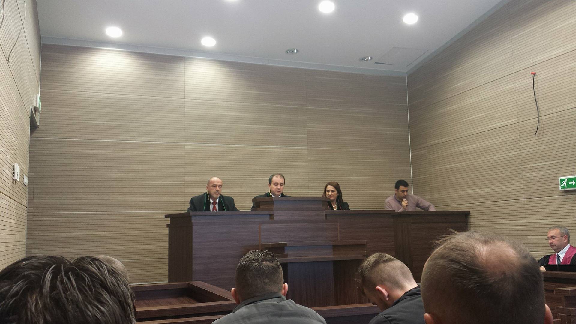 Të dënuarit për grabitjen e barnatores në Prizren kërkojnë dënime më të ...