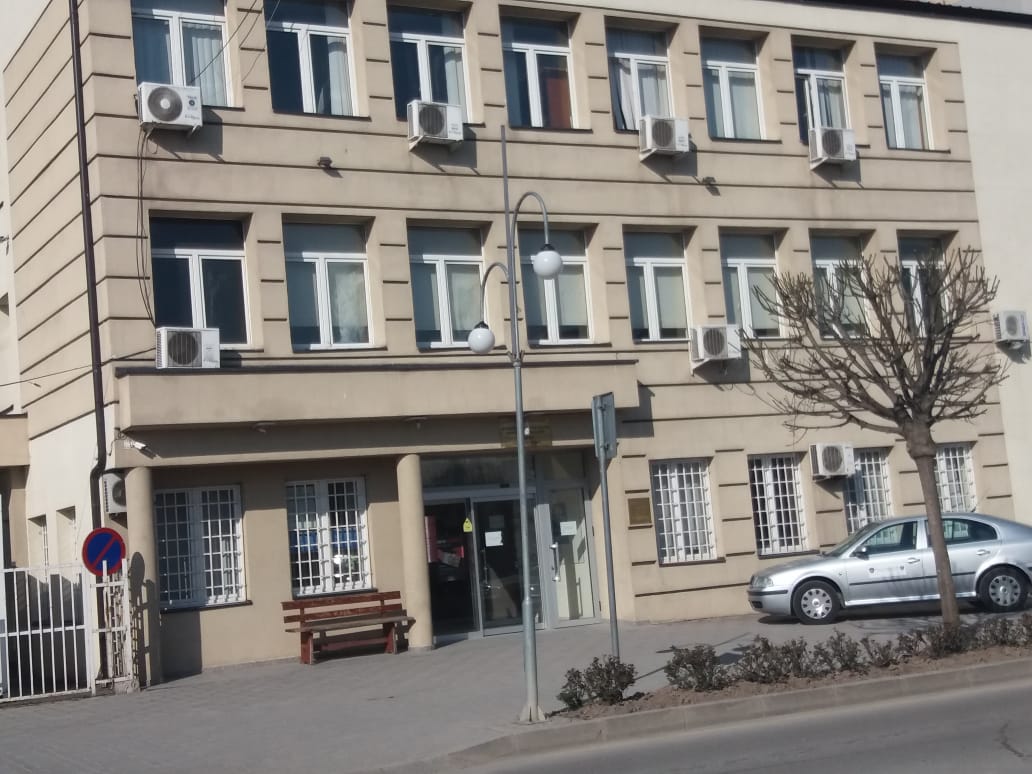 Paditësi kërkon anulimin e vendimit të KPMSHCK-së, thotë se ... Paditësi kërkon anulimin e vendimit të KPMSHCK-së, thotë se ...
