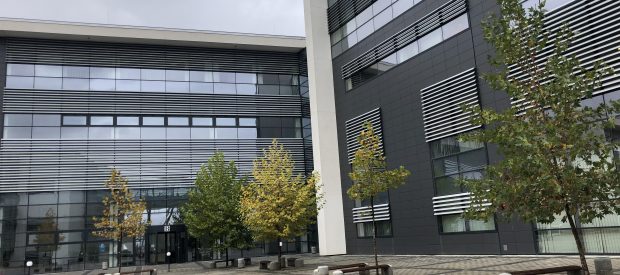 Mbesin në paraburgim të akuzuarit për mashtrim, Rrahim Hashimi dhe ...