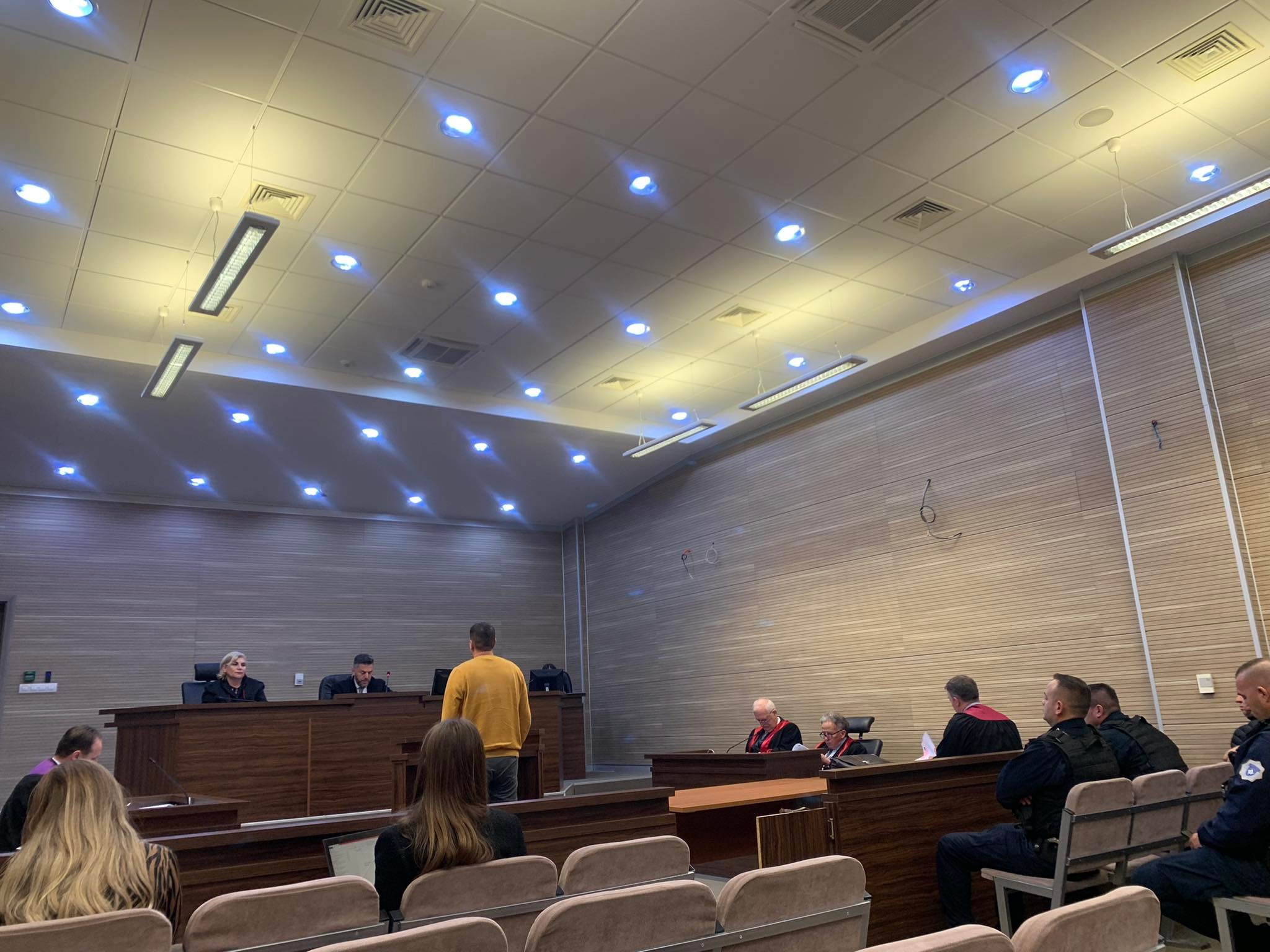 Zyrtari i MI-së thotë se transaksionet bankare s’ishin pagesa të ...