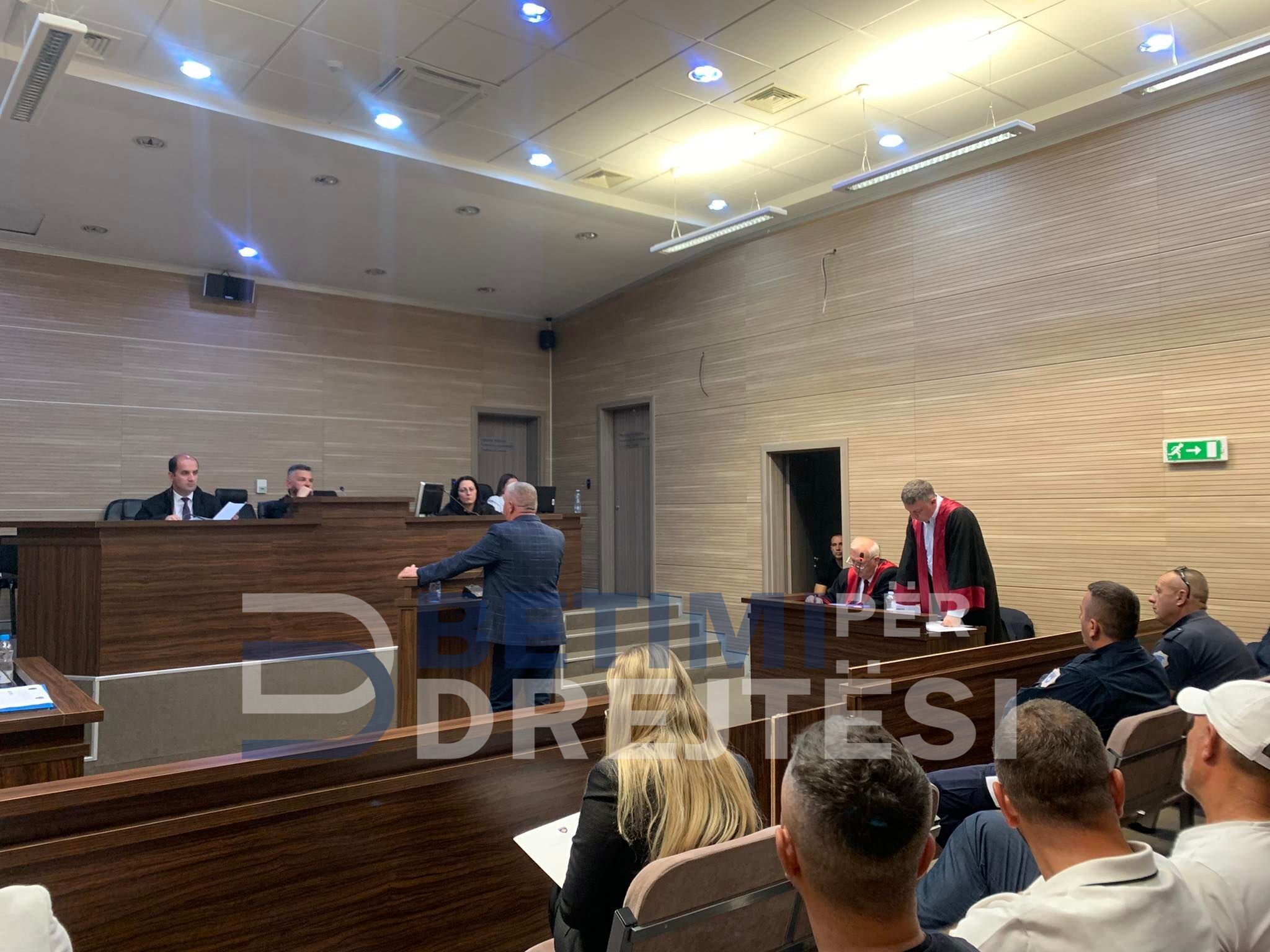 Njëri i akuzuar për vjedhjen e mbi 2 milionë eurove nga Thesari i ...