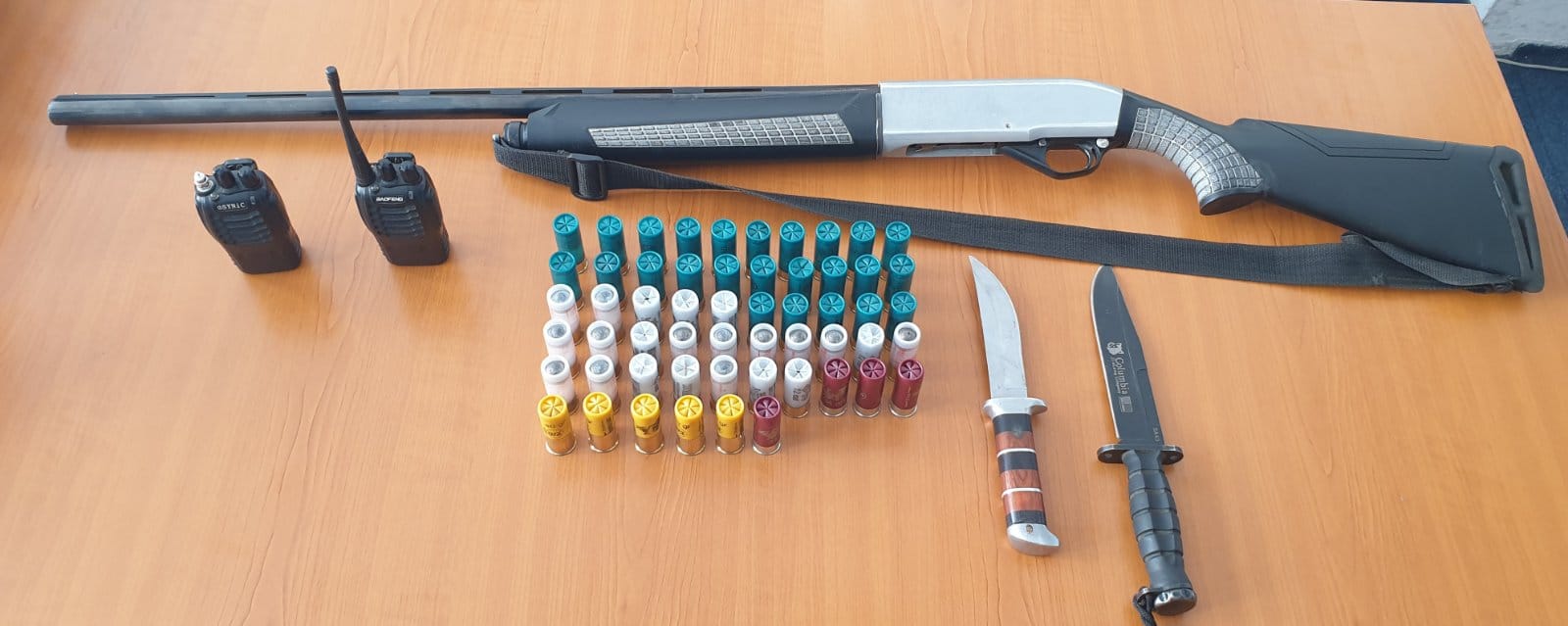 Policia i gjeti pushkë, thika e municion, i dyshuari lirohet në ...