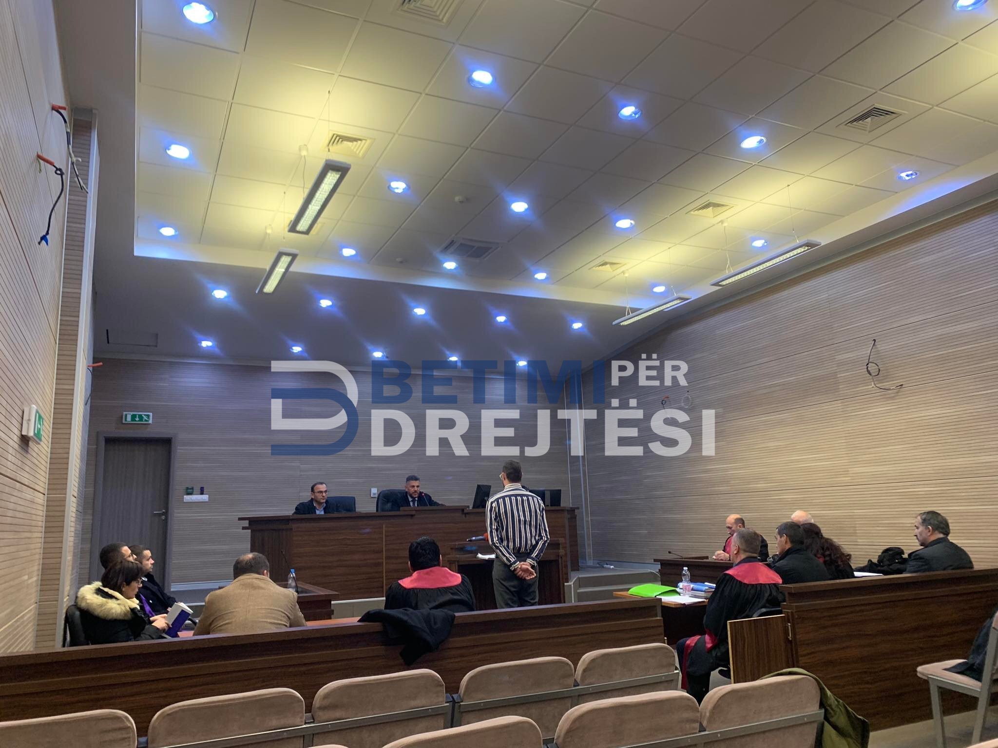 Dëshmitari thotë se ishte drejtuar në AKK pasi dyshoi për mënyrën e ...