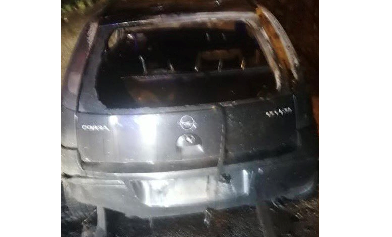 Digjen edhe tri vetura në Mitrovicën Veriore, ishin me tabela RKS ...