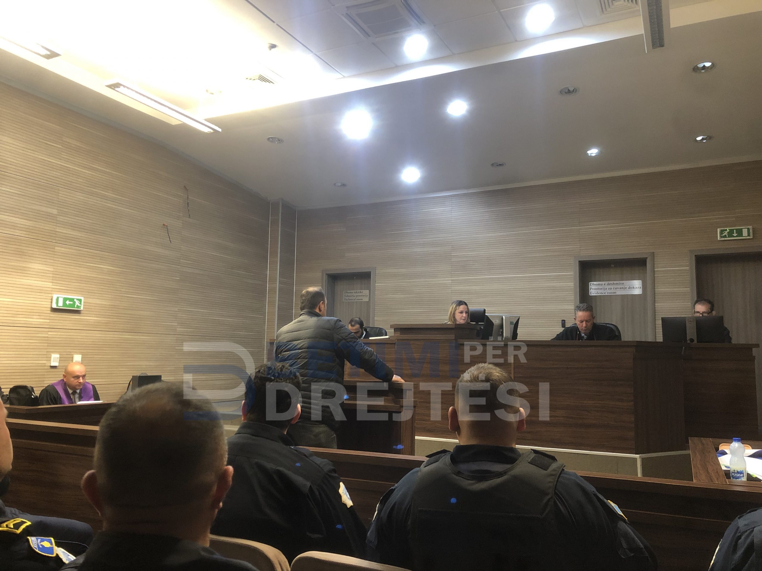 Dëshmitari pohon se borxhin që ia kishte njëri i akuzuar, ia ktheu pak ...