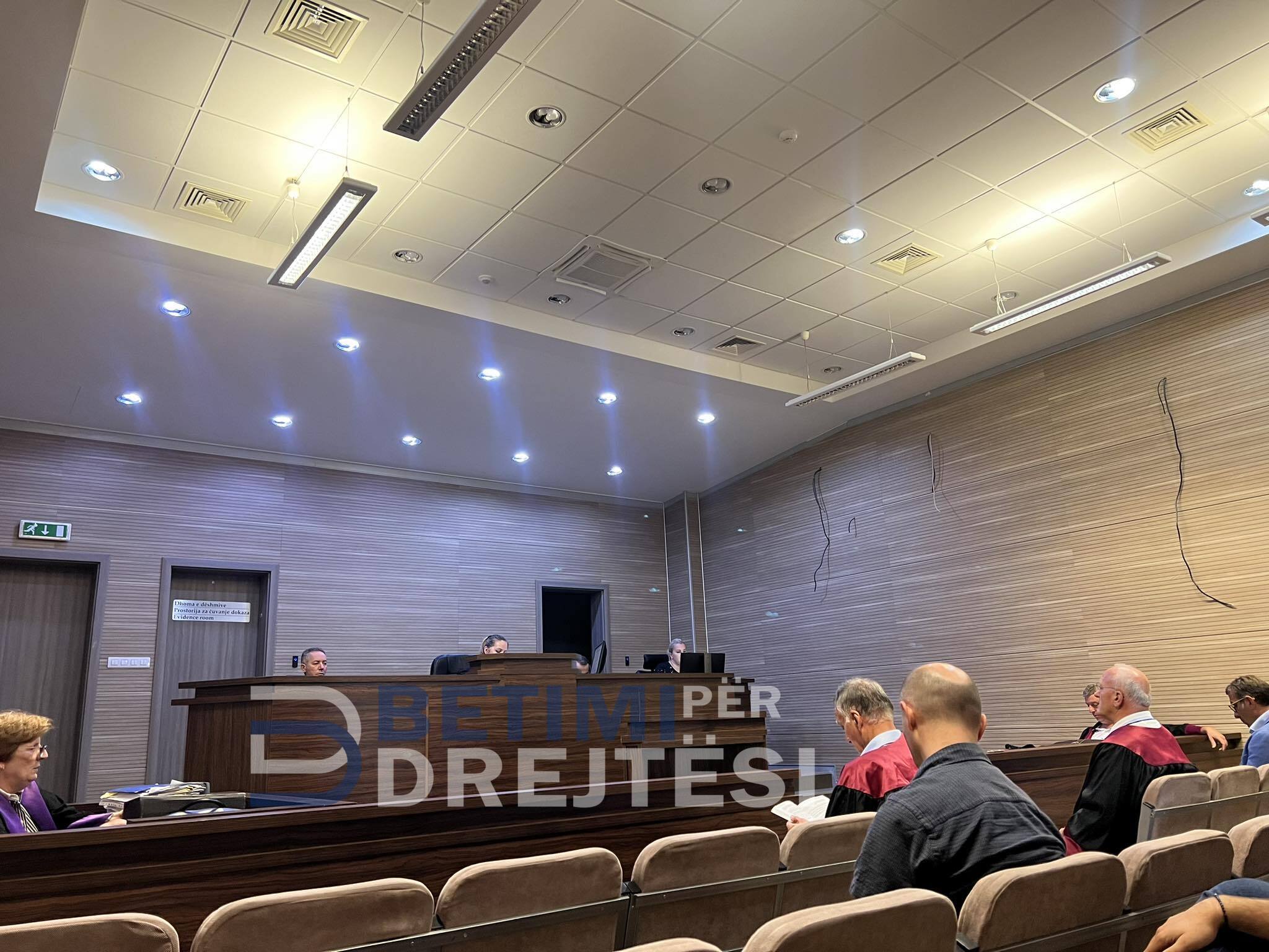 Jepet fjala përfundimtare për dy ish-ekspertët e OSHP-së të akuzuar për ...