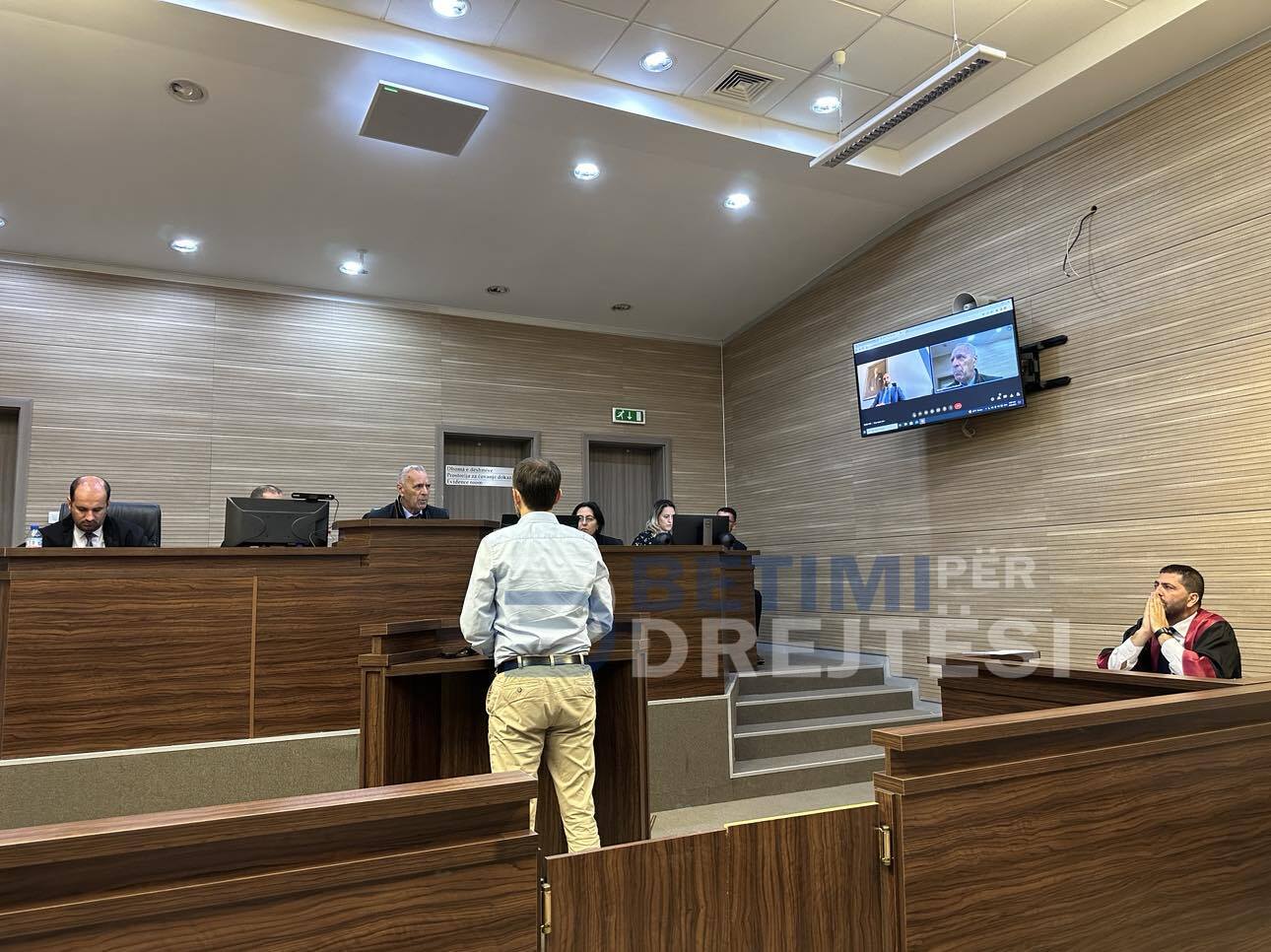 Në gjykimin ku pronari i Spitalit “Bahçeci” po akuzohet se iu shmang ...