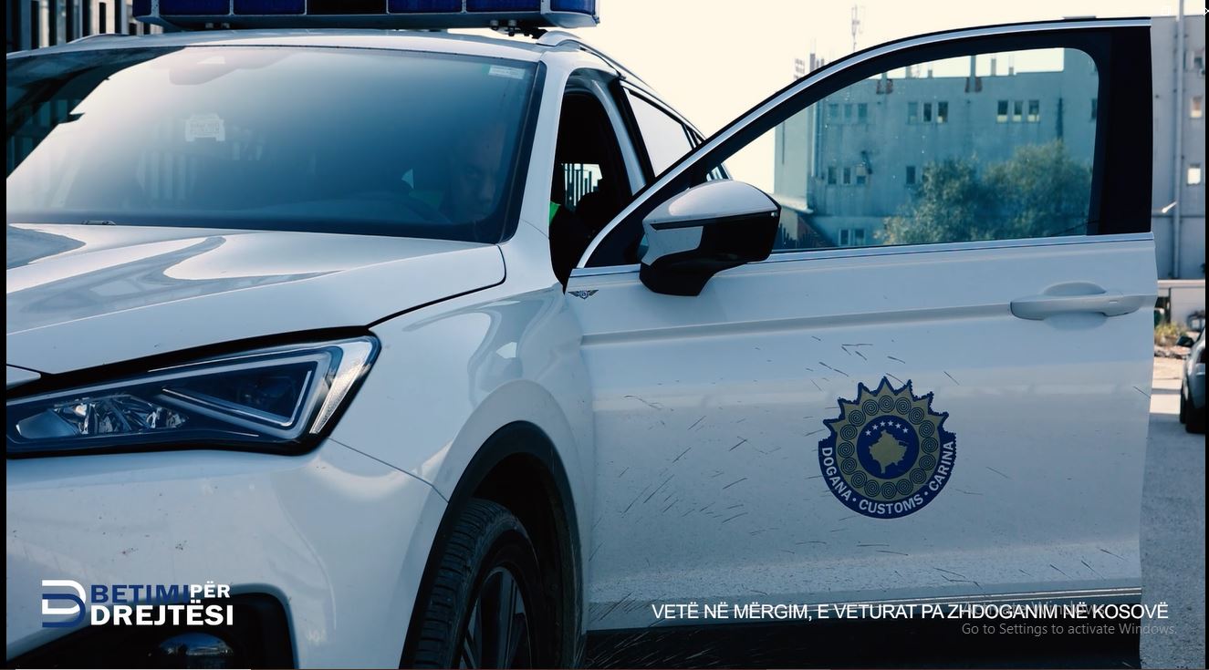 E vështirë të verifikohen veturat me targa të huaja që qëndrojnë në ...