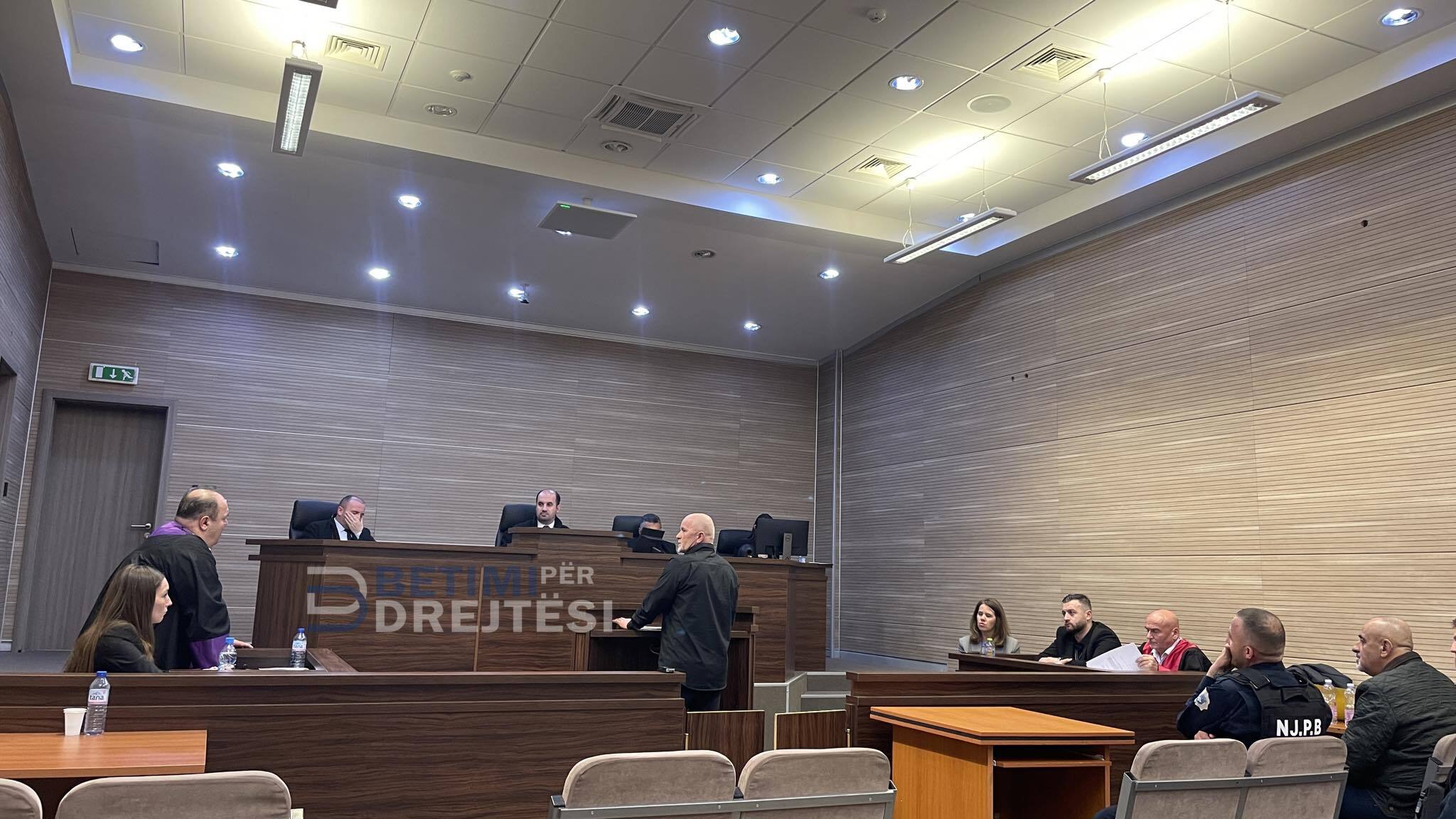 Dëshmitari rrëfen se si e rrahu i akuzuari në stacion policor: Më tha ...