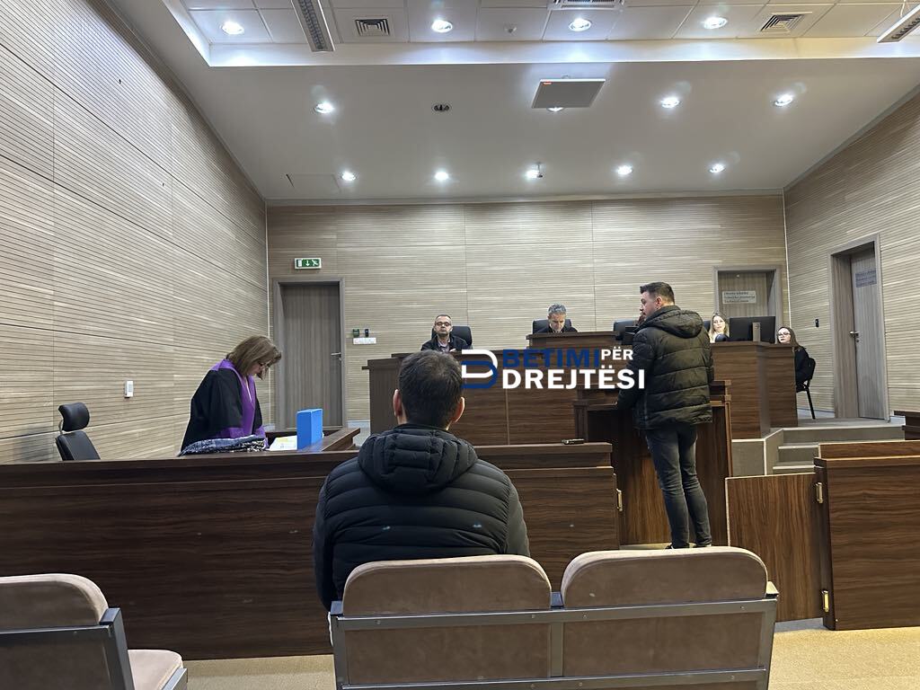 Gjykimi për mashtrim e korrupsion, i dëmtuari thotë se nga noteri ...