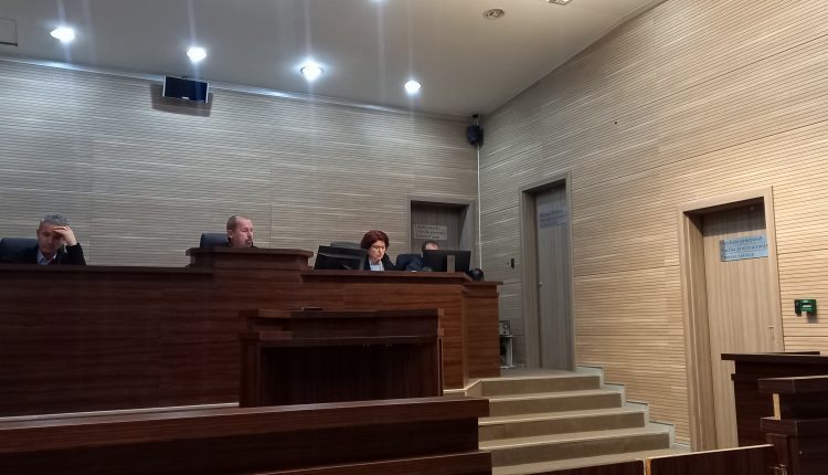 Zyrtari i ATK-së i akuzuar për korrupsion deklaron se veproi në ...