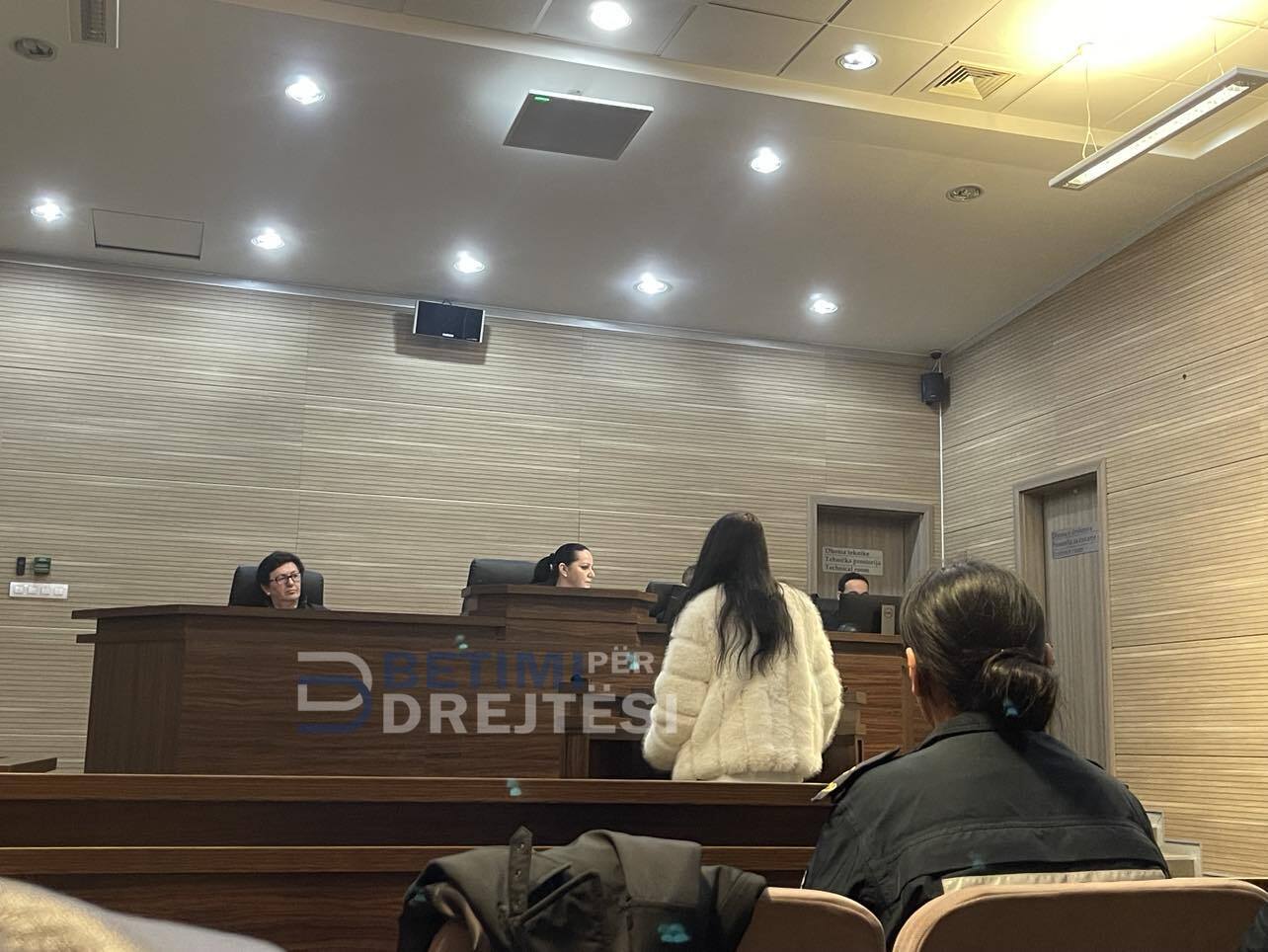 E dëmtuara thotë se personi me të cilin bashkëjetoi shtiu pesë herë me ...