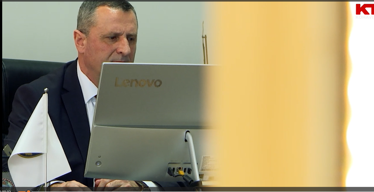 Blerim Isufaj nuk përgjigjet se si ndahen lëndët në PSRK, pyetjes nuk ...