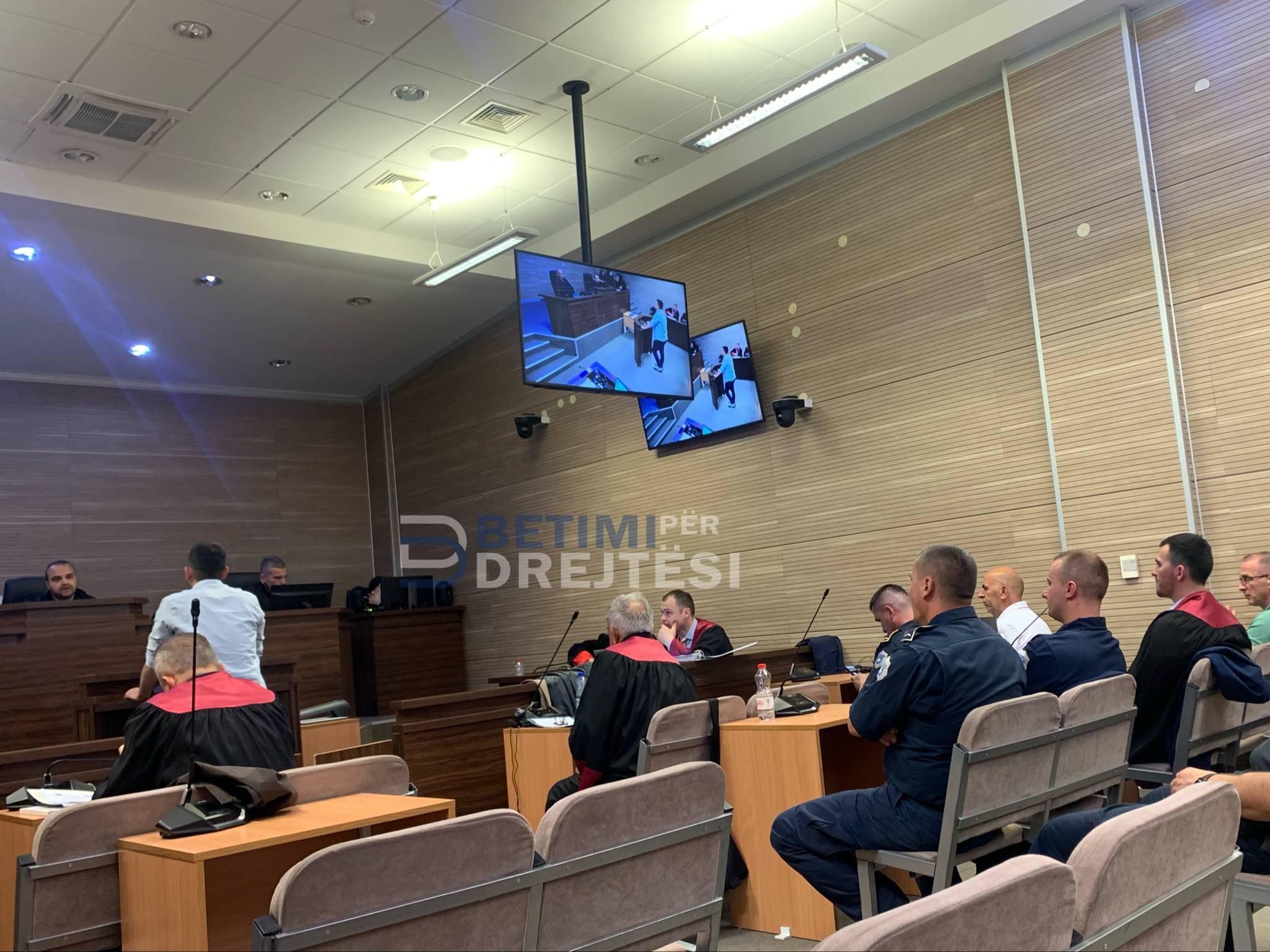 “Rasti 400 kg kokainë”, dëshmitari thotë se pronarin e “MC Food” e njeh ...