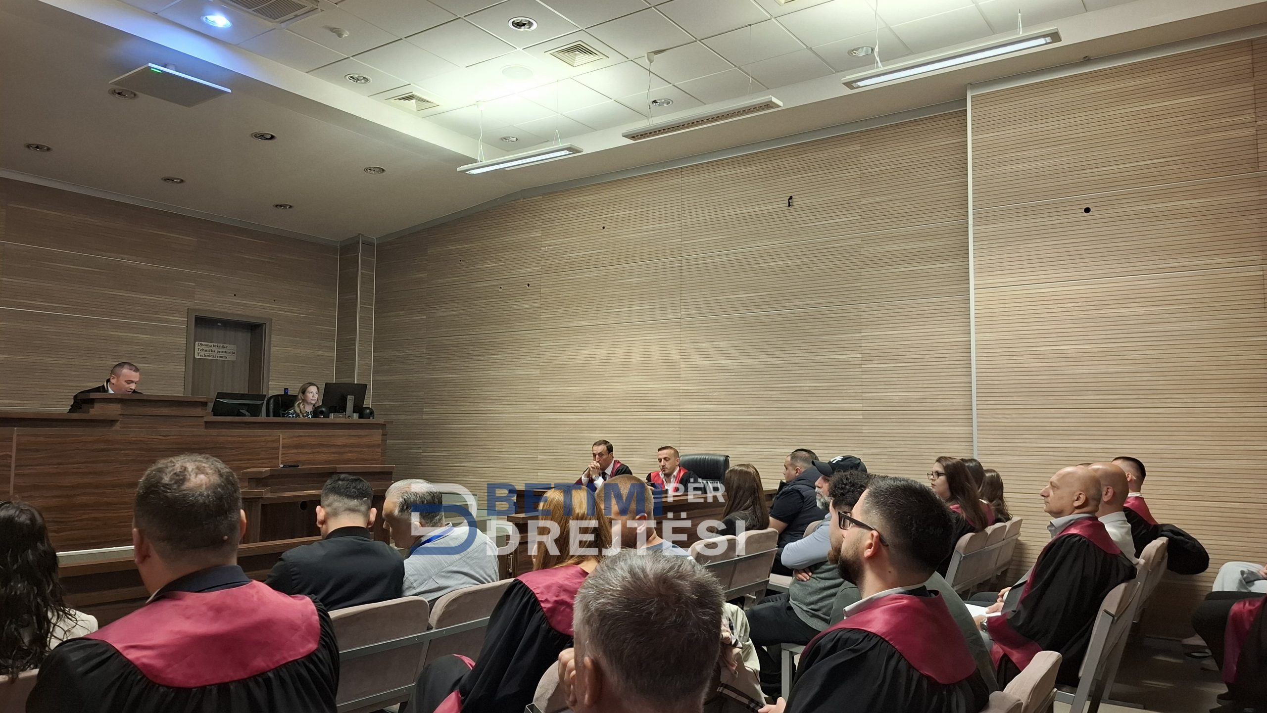 Dështon të nisë gjykimi ndaj 11 të akuzuarve për mashtrim të qytetarëve ...