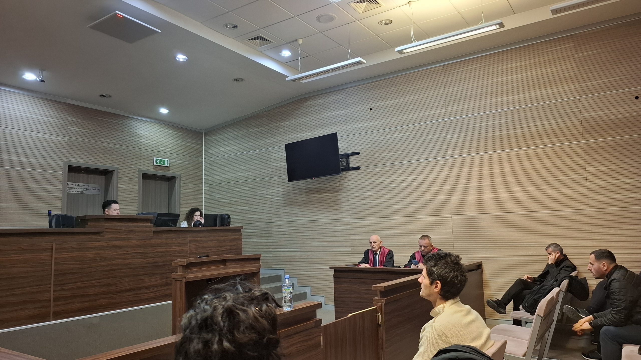 Gjykimi për Ndërmarrjen “Ramiz Sadiku”, dy të akuzuarit mbrohen në ...